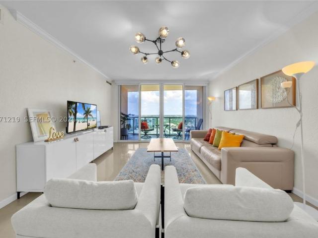 Luxury apartment complex for rent in Hollywood, United States