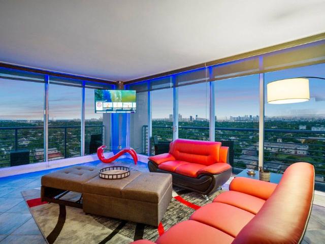 Luxury apartment complex for rent in Hollywood, United States