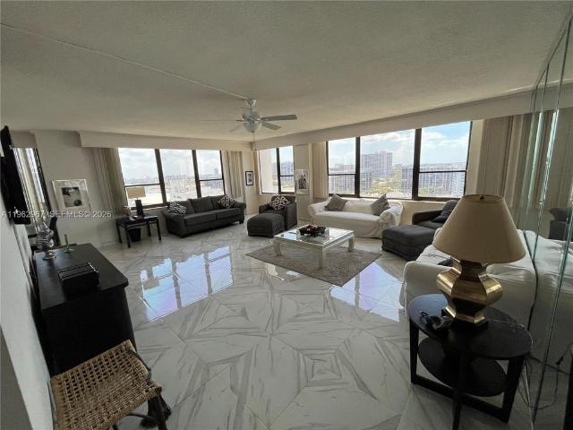 Luxury apartment complex for rent in Hollywood, United States