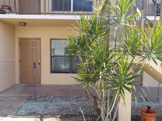 Luxury apartment complex for rent in Hollywood, United States