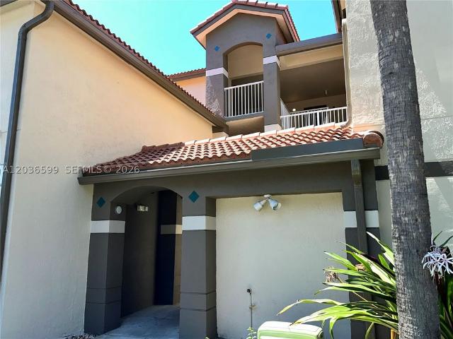 Luxury apartment complex for rent in Hollywood, United States
