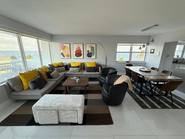 Luxury apartment complex for rent in Hollywood, United States