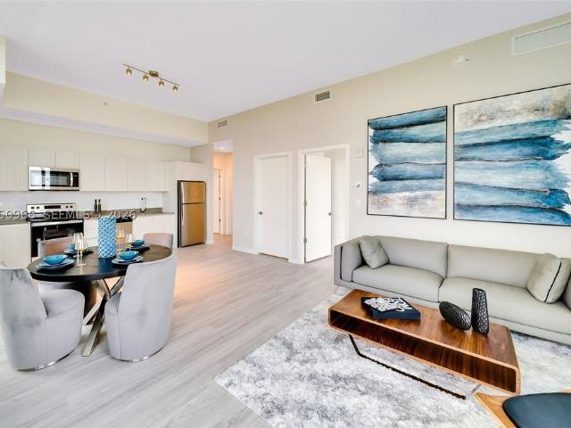 Luxury apartment complex for rent in Hollywood, United States