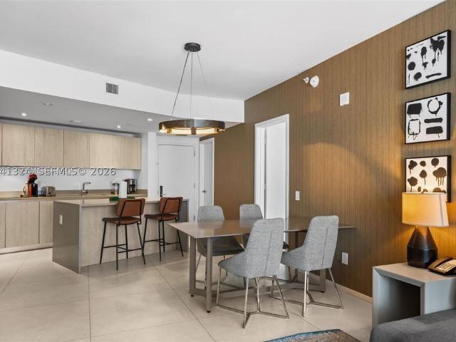 Luxury apartment complex for rent in Hollywood, United States