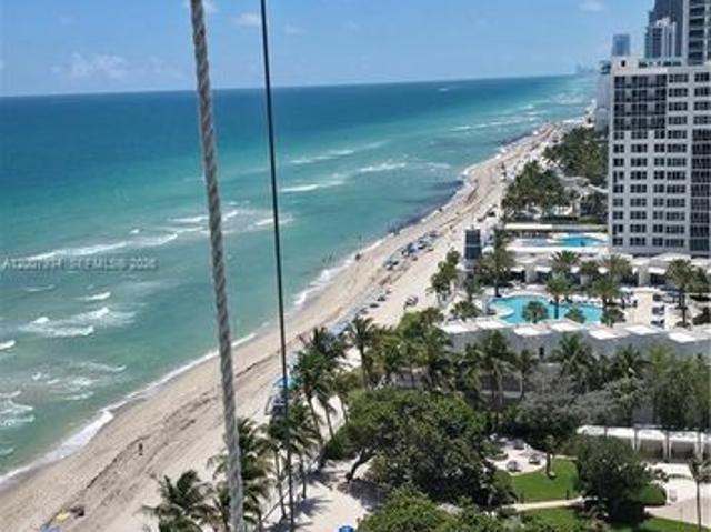 Luxury apartment complex for rent in Hollywood, United States
