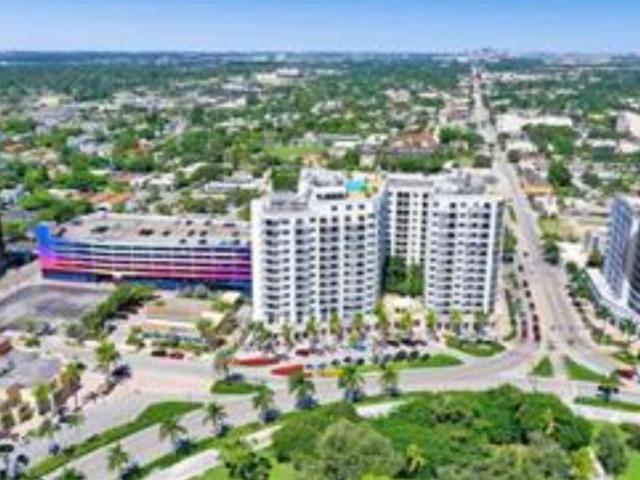 Luxury apartment complex for rent in Hollywood, United States