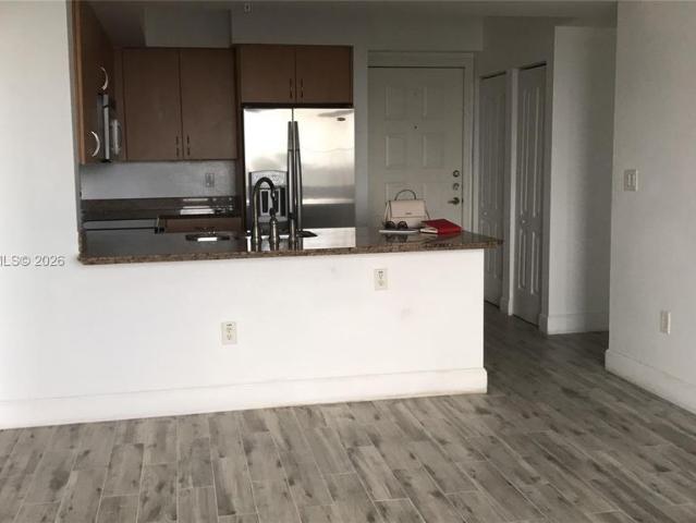 Luxury apartment complex for rent in Hollywood, United States