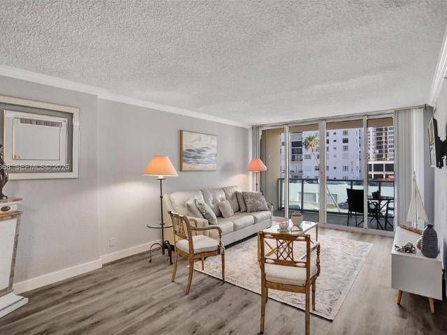 Luxury apartment complex for rent in Hollywood, United States