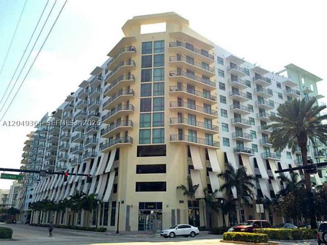 Luxury apartment complex for rent in Hollywood, United States