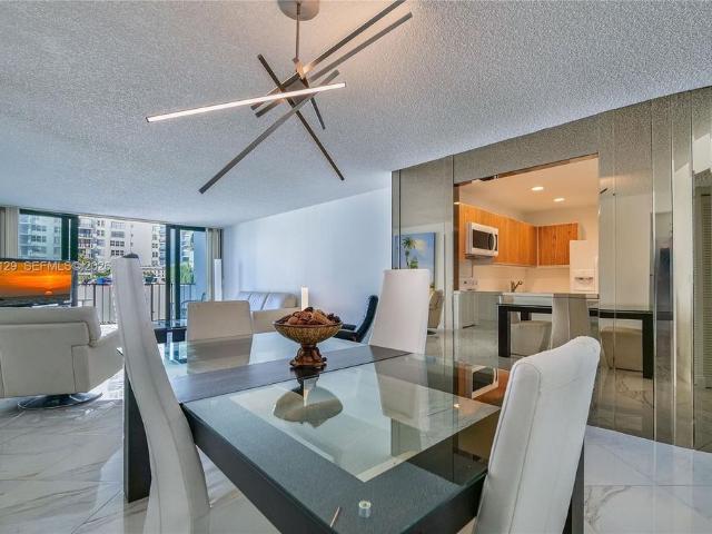 Luxury apartment complex for rent in Hollywood, United States