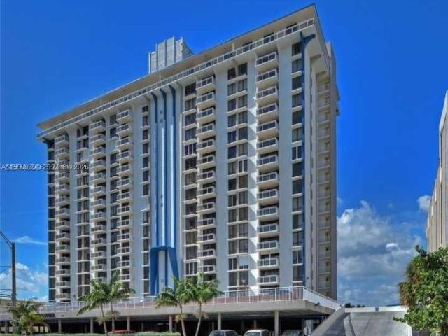 Luxury apartment complex for rent in Hollywood, United States