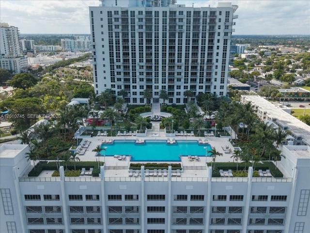 Luxury apartment complex for rent in Hollywood, United States