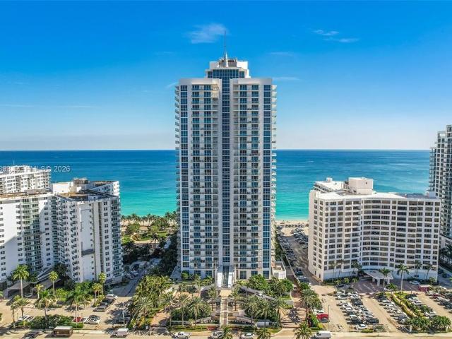 Luxury apartment complex for rent in Hollywood, United States