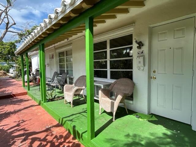 Luxury apartment complex for rent in Hollywood, United States