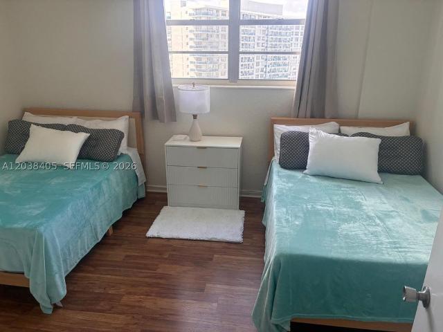 Luxury apartment complex for rent in Hollywood, United States