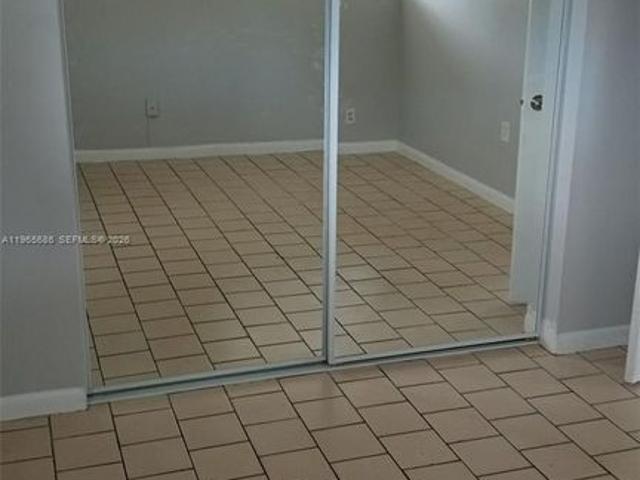 Luxury apartment complex for rent in Hollywood, United States