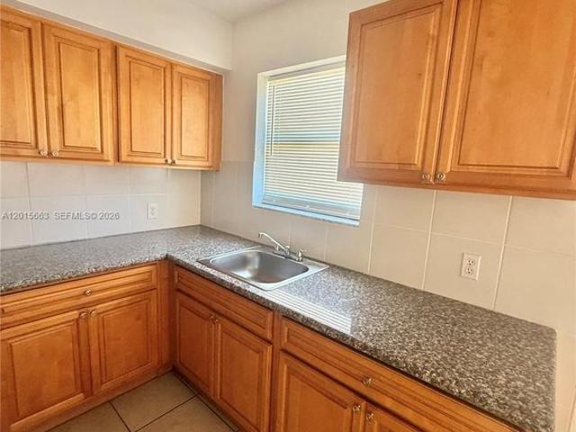 Luxury apartment complex for rent in Hollywood, United States