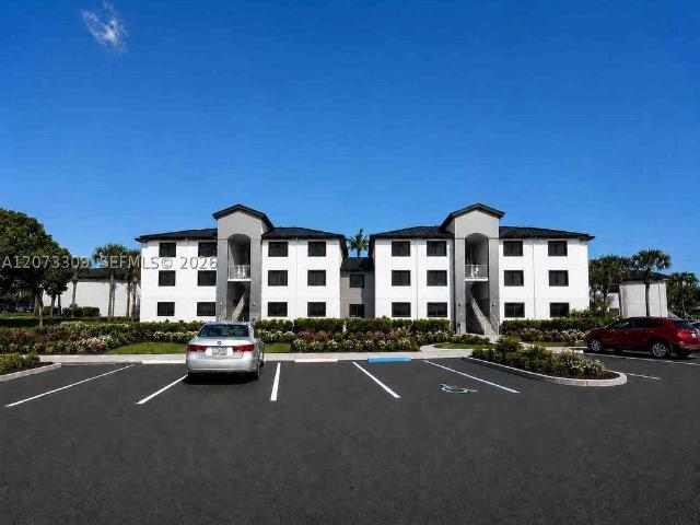 Luxury apartment complex for rent in Hollywood, United States