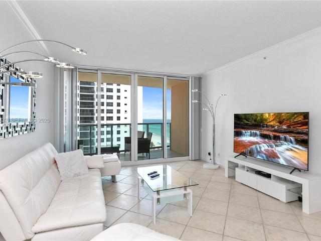 Luxury apartment complex for rent in Hollywood, United States