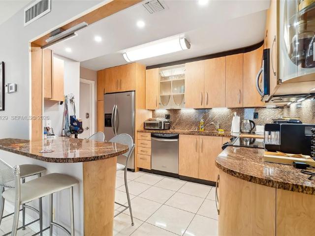 Luxury apartment complex for rent in Hollywood, United States