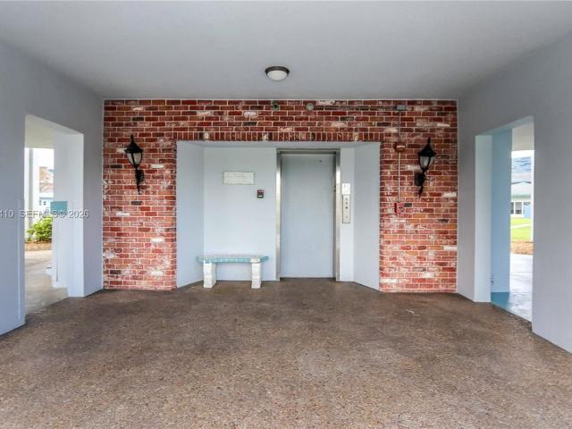 Luxury apartment complex for rent in Hollywood, United States