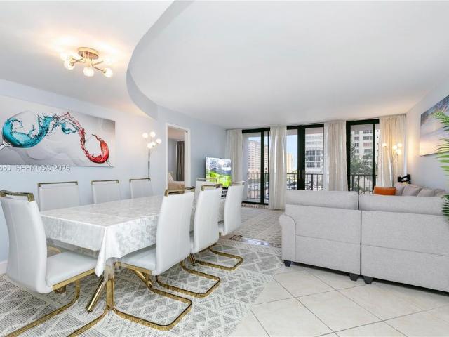 Luxury apartment complex for rent in Hollywood, United States