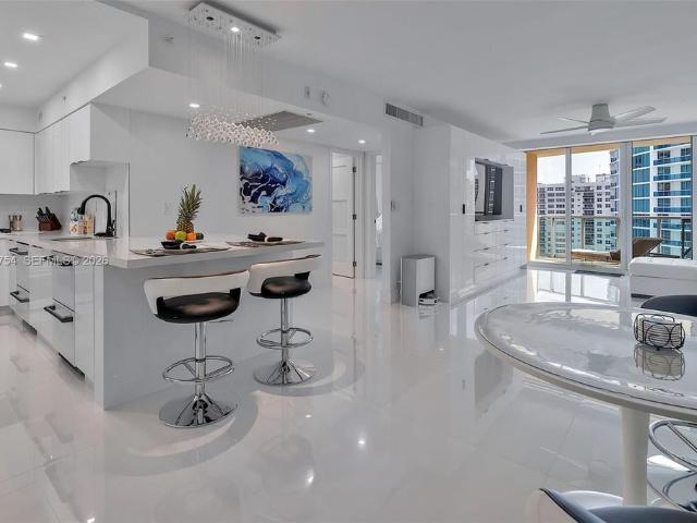Luxury apartment complex for rent in Hollywood, United States