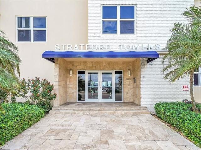 Luxury apartment complex for rent in Hollywood, United States