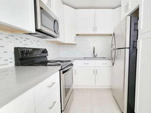 Luxury apartment complex for rent in Hollywood, United States