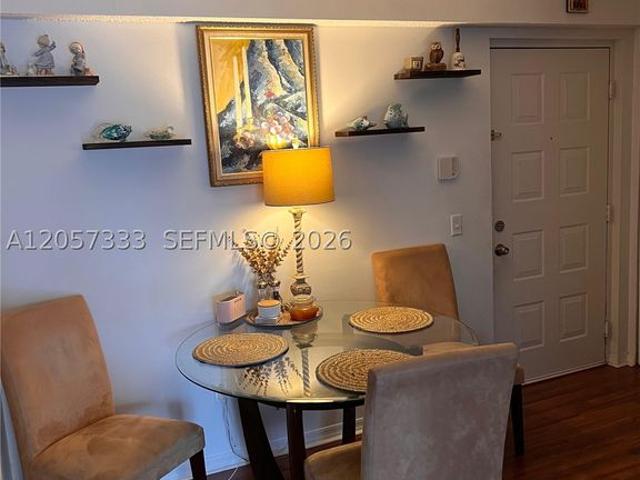 Luxury apartment complex for rent in Hollywood, United States