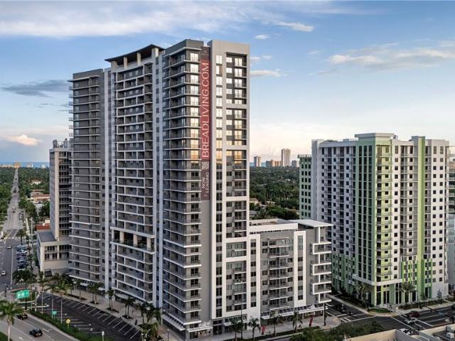Luxury apartment complex for rent in Hollywood, United States