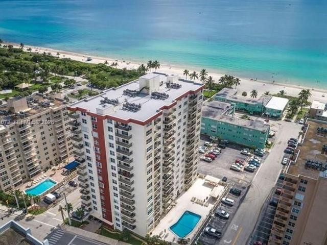 Luxury apartment complex for rent in Hollywood, United States