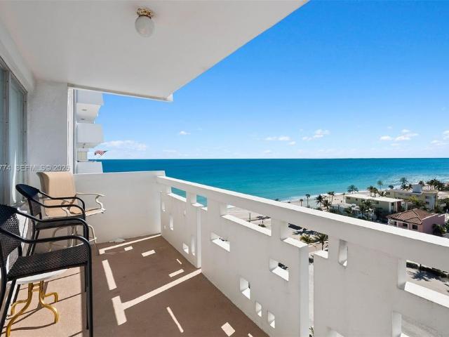 Luxury apartment complex for rent in Hollywood, United States