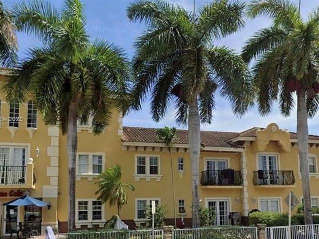 Luxury apartment complex for rent in Hollywood, United States