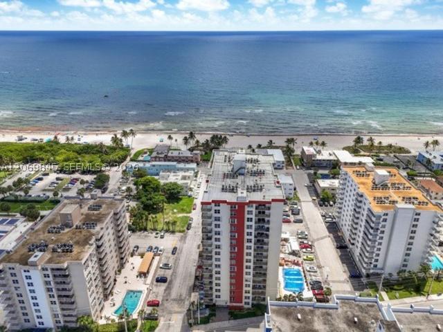 Luxury apartment complex for rent in Hollywood, United States