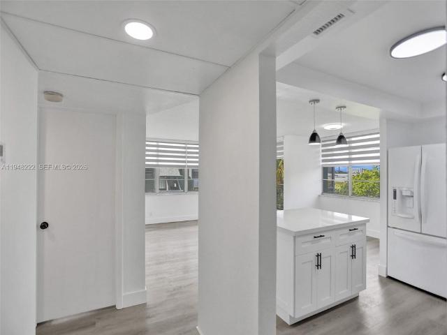 Luxury apartment complex for rent in Hollywood, United States