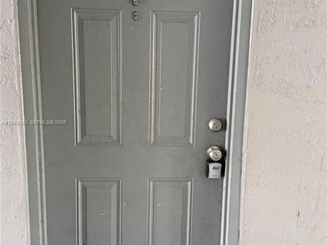 Luxury apartment complex for rent in Homestead, Florida