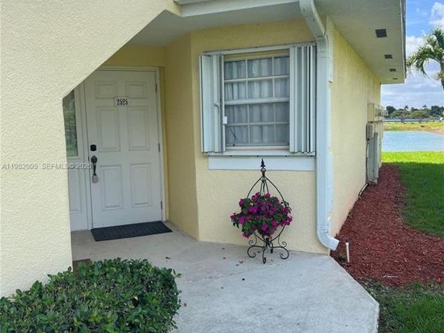 Luxury apartment complex for rent in Homestead, Florida