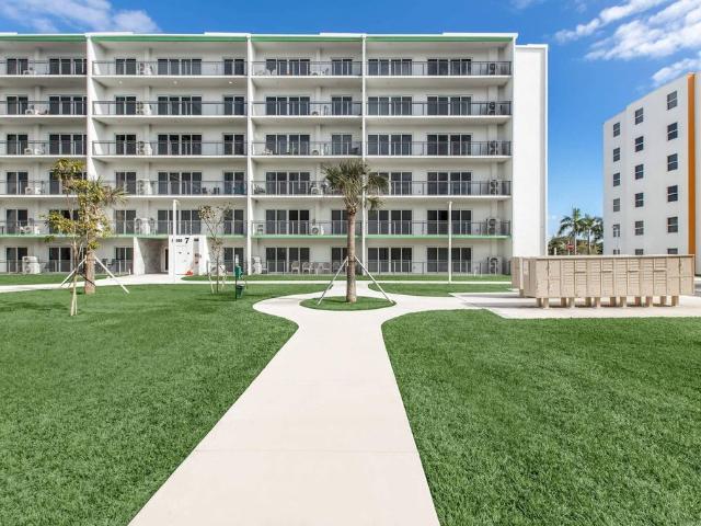 Luxury apartment complex for rent in Homestead, Florida