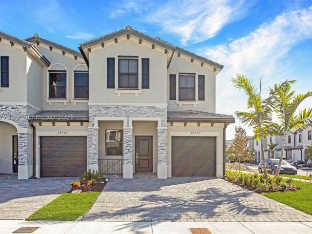 Luxury apartment complex for rent in Homestead, United States