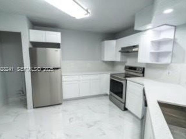 Luxury apartment complex for rent in Homestead, United States