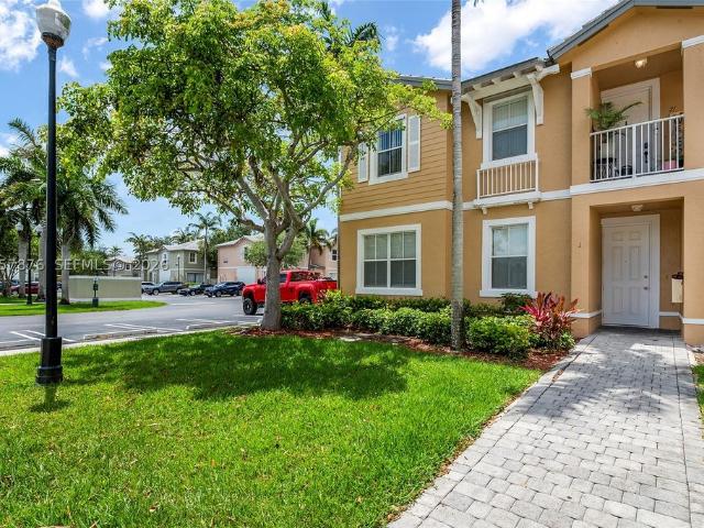 Luxury apartment complex for rent in Homestead, United States