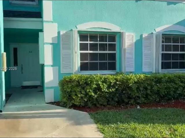 Luxury apartment complex for rent in Homestead, United States