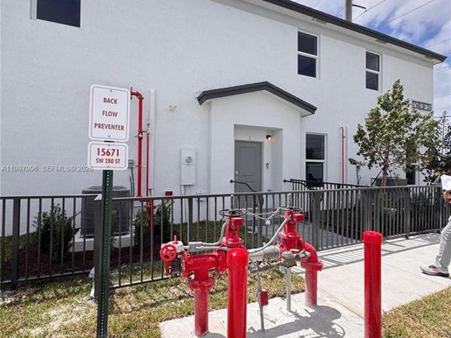 Luxury apartment complex for rent in Homestead, United States