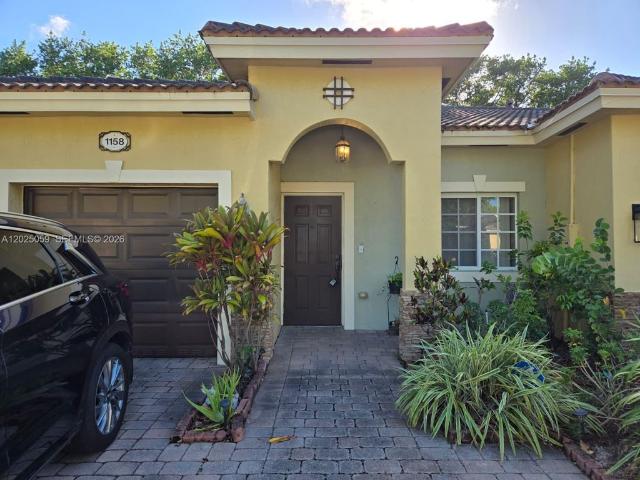 Luxury apartment complex for rent in Homestead, United States