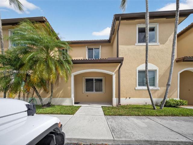 Luxury apartment complex for rent in Homestead, United States