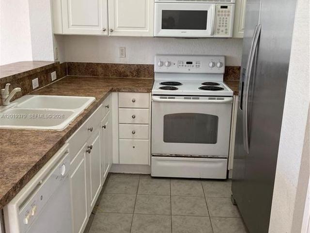 Luxury apartment complex for rent in Homestead, United States