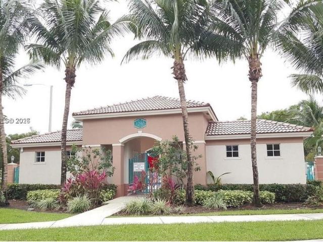 Luxury apartment complex for rent in Homestead, Florida