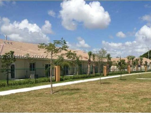 Luxury apartment complex for rent in Homestead, United States