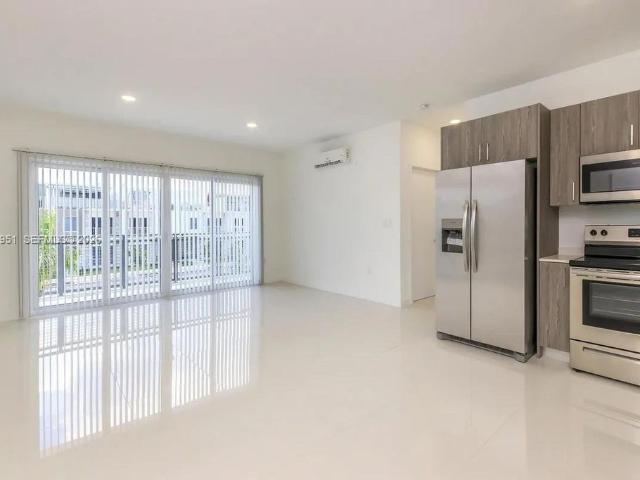 Luxury apartment complex for rent in Homestead, United States